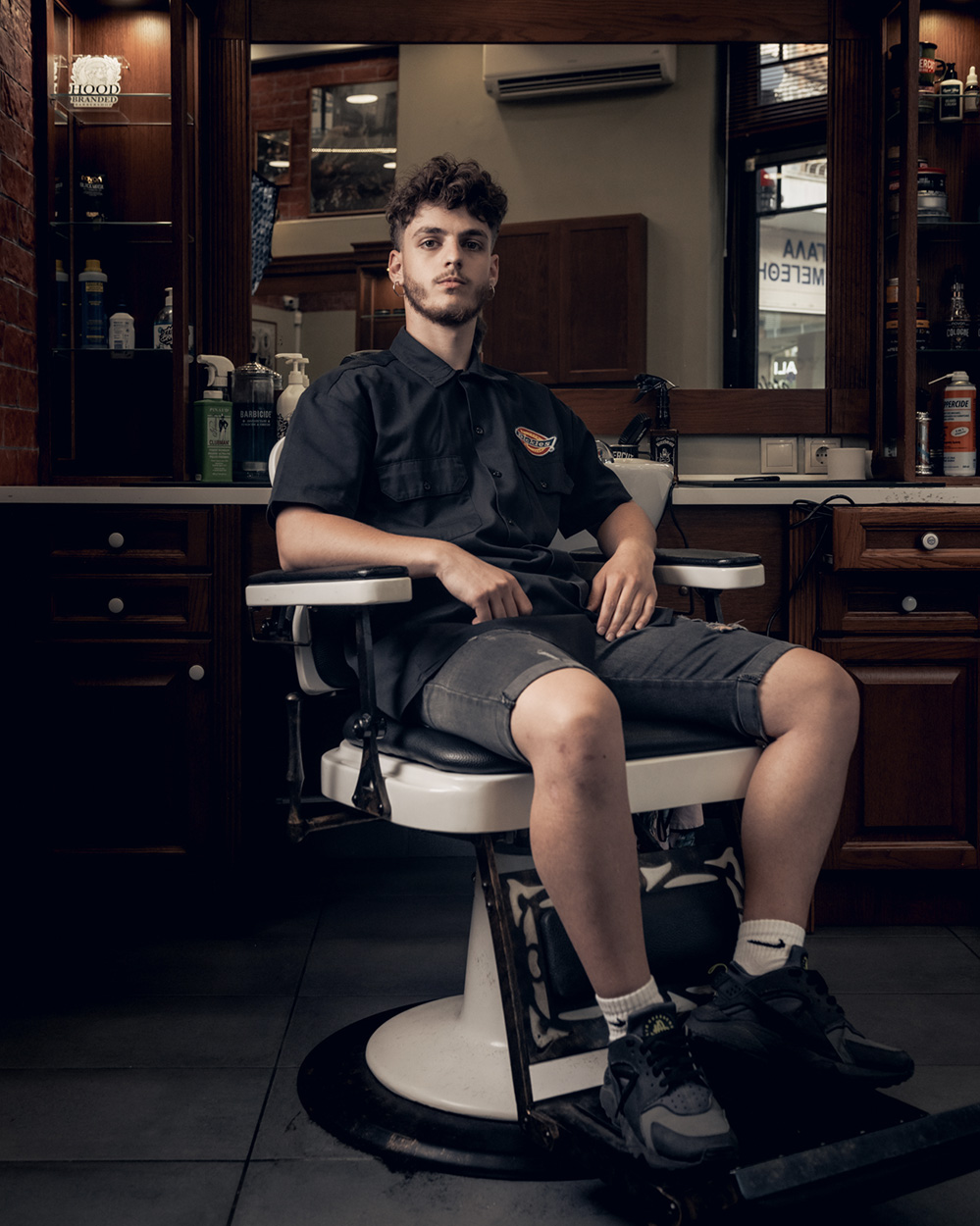 Hood Branded A.C Barbershop