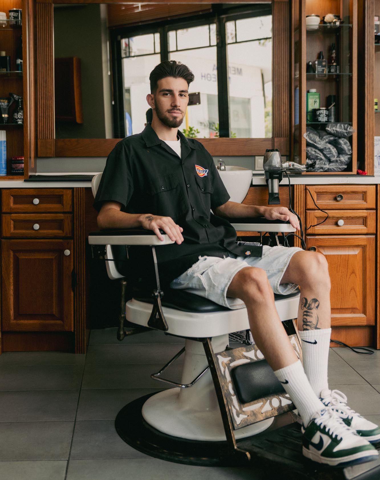 Hood Branded A.C Barbershop